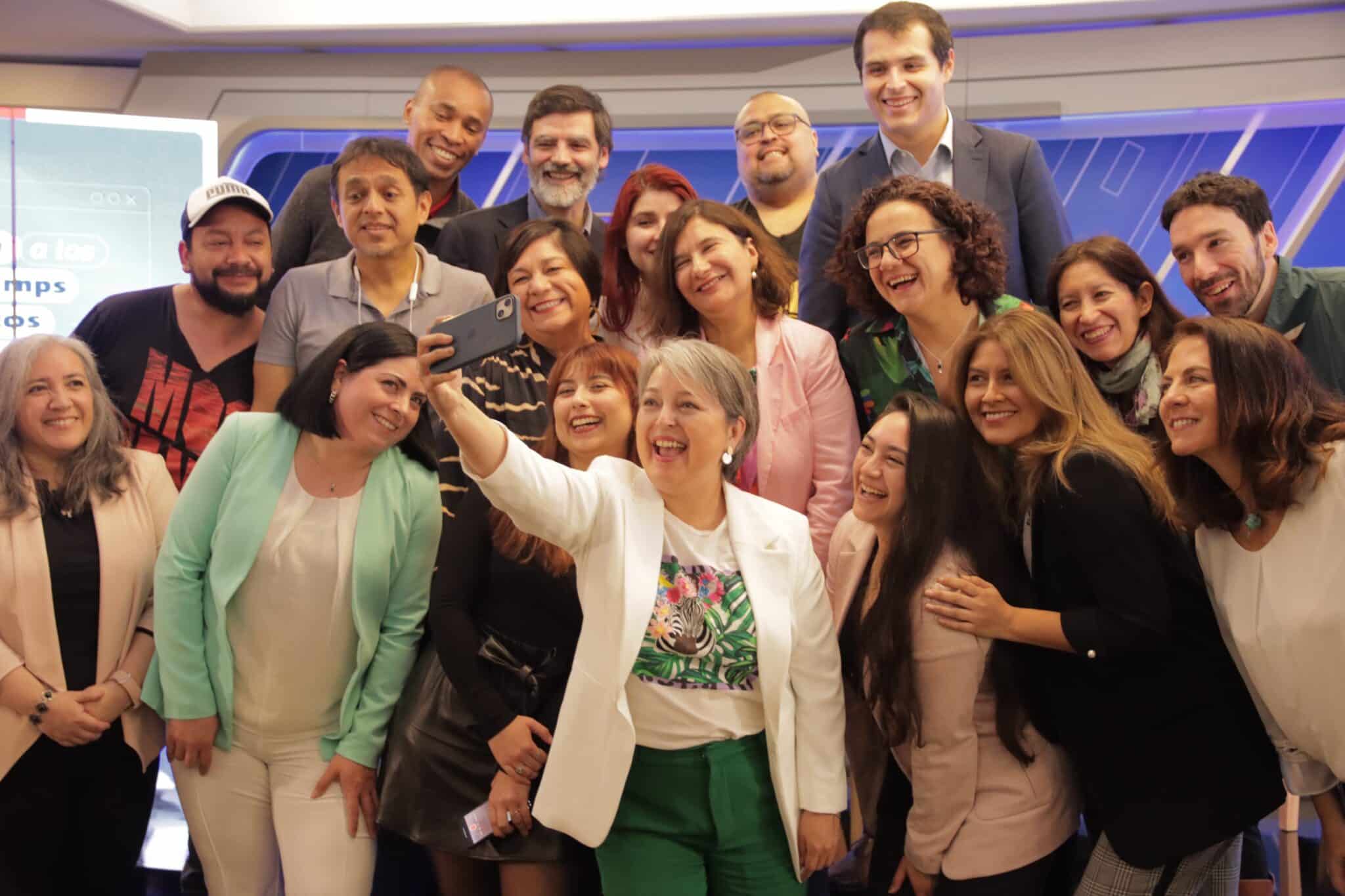 Talento Digital para Chile, Sence y OTIC Sofofa lanzan más de 5 mil becas de programación y ...